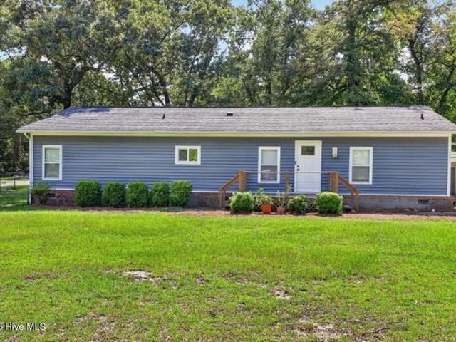 405 Sand Ridge Rd, New Bern, NC 28560