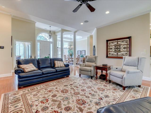 405 Spalding Lake Circle