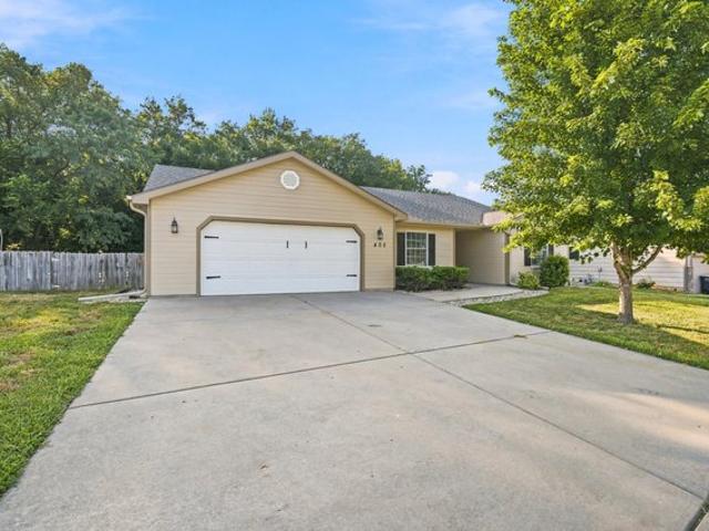 405 Stone Grove Dr, Manhattan, KS 66503
