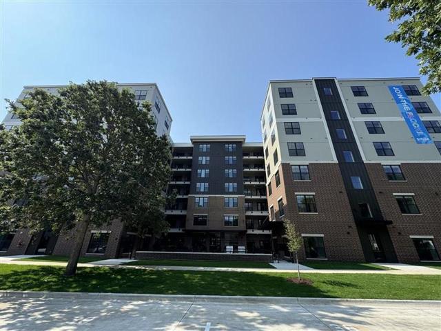 405 Stoughton Studio Apartment for Rent at 405 E Stoughton St, Champaign, IL 61820