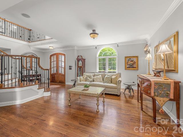 405 Pondview Court