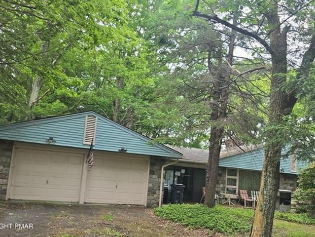 405 Park Ave, Mount Pocono, PA 18344