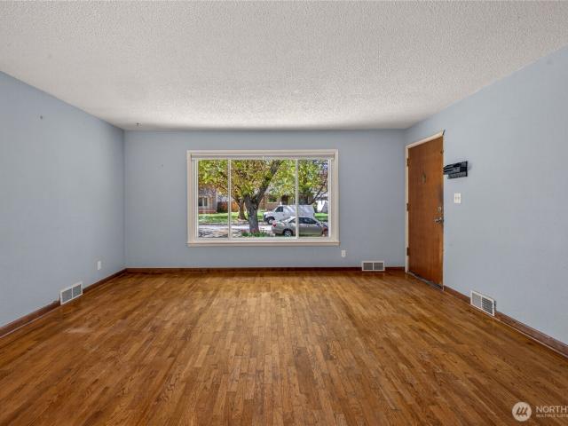 405 Pioneer Drive