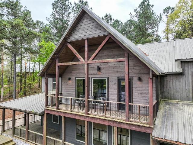 405 Red Berry Trail