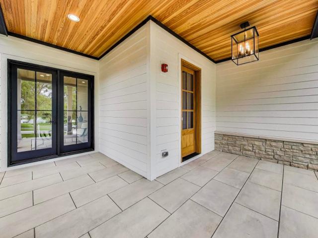 405 Ridge Ave, Clarendon Hills, IL 60514 | MLS #12606 | Compass