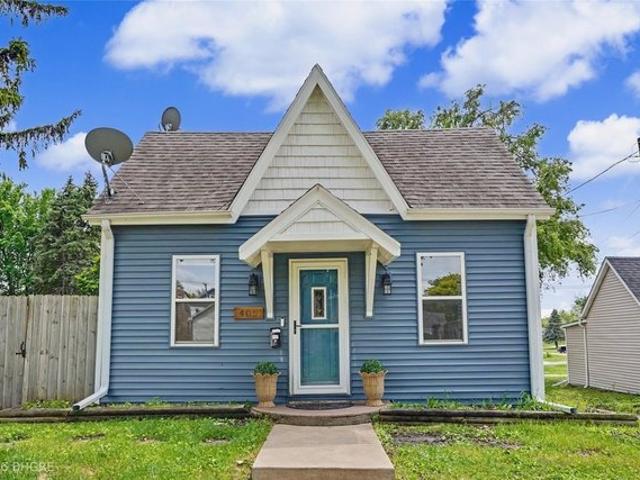 405 W 1st Ave, Indianola, IA 50125