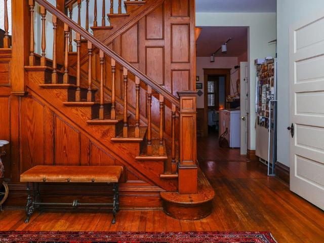 405 W 2nd AVE