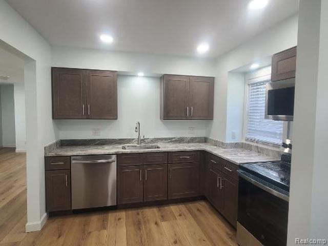 405 W Russell Road