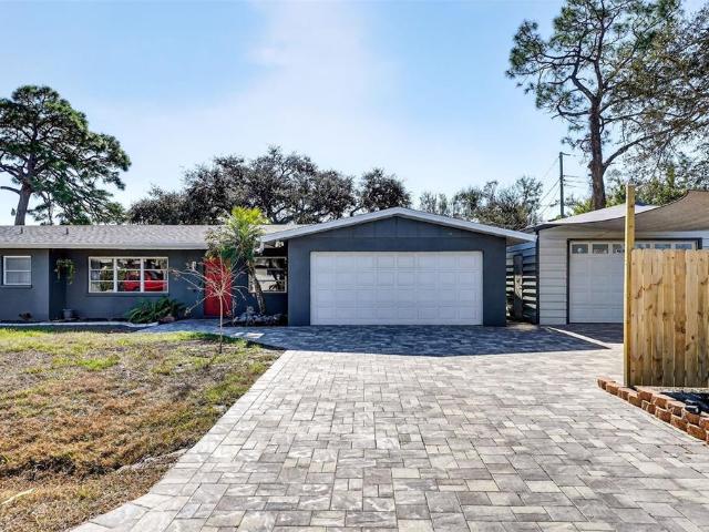 405 W Seminole Dr, Venice, FL 34293 | MLS #A4682 | Compass