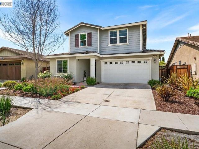 405 Wayland Loop