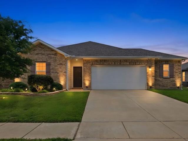 405 Willow Creek Dr, Glenn Heights, TX 75154