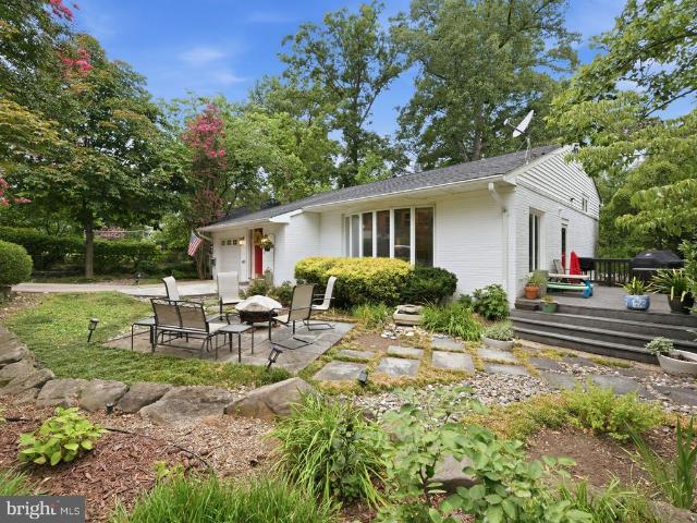 405 Underhill Place