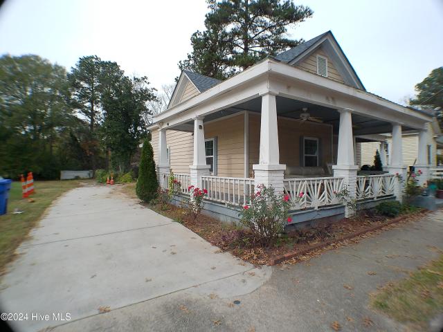 405 Vick Street E