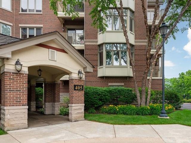 405 Village Green Ct Unit 304, Lincolnshire, IL 60069