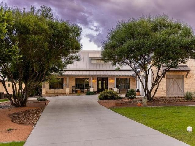 4064 E Comanche Trace Dr, Kerrville, TX 78028