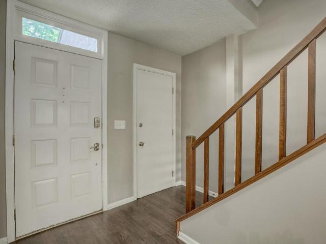 4064 Edgelake Court