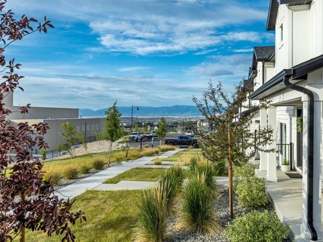 4064 S Pitchblack Ln W, Magna, UT 84044