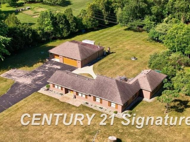 4065 N River Rd, Freeland, MI 48623