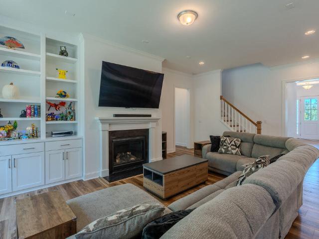 4065 Cool Oaks Drive