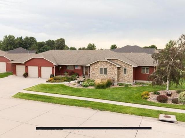 4065 Sandalwood Dr, Grand Island, NE 68803