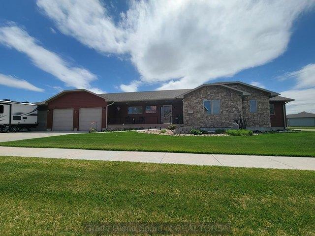 4065 Sandalwood Dr, Grand Island, NE 68803