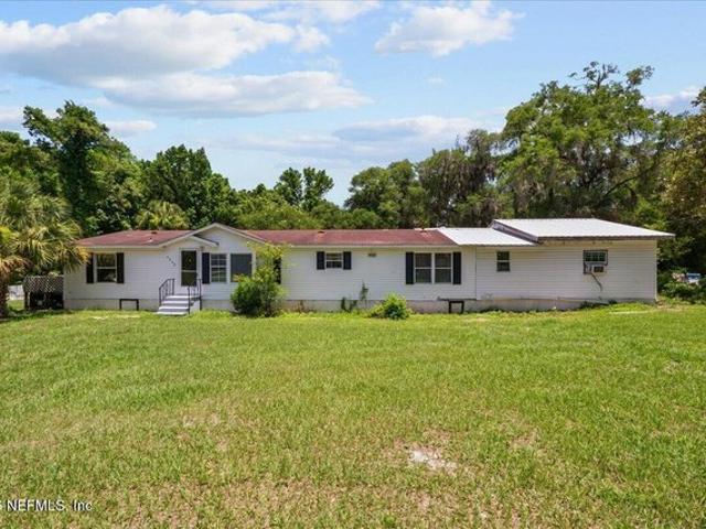 4065 Silver Lake Dr, Palatka, FL 32177