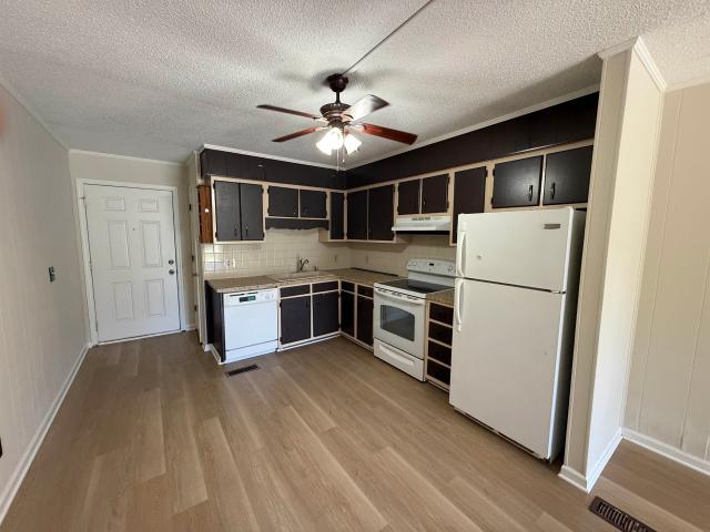 4067 Fairway Dr. Apt B 2