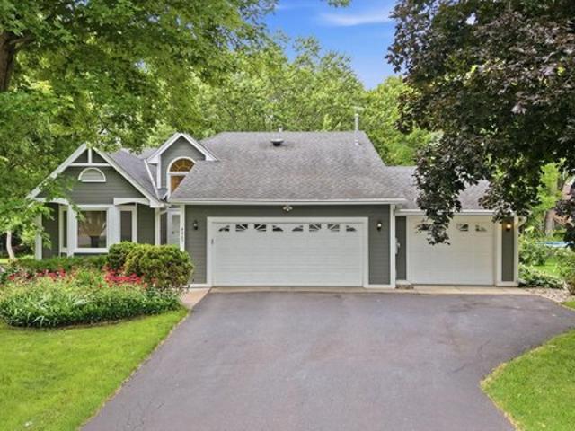 4067 Stockdale Dr, Vadnais Heights, MN 55127