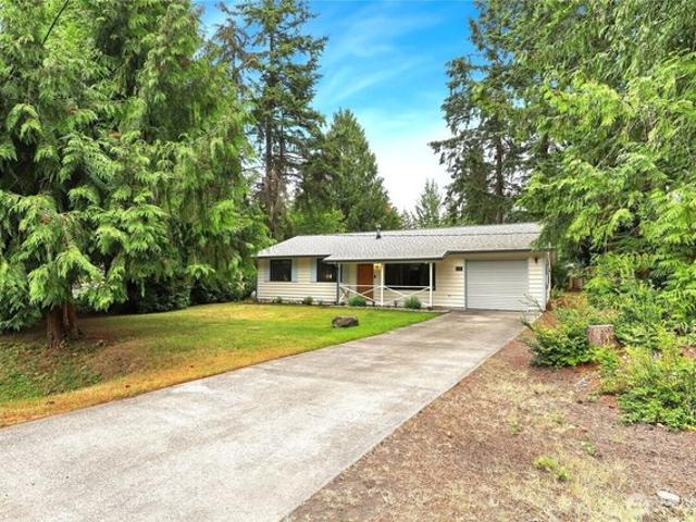 4060 Chinook Pl NW, Bremerton, WA 98312