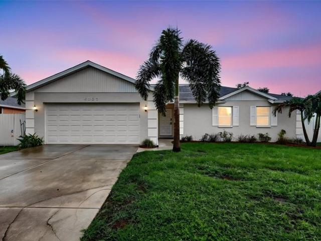 4063 Palau Dr, Sarasota, FL 34241