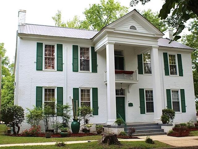 406 3rd St N, Columbus, MS 39701
