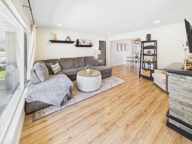 406 2nd Street N