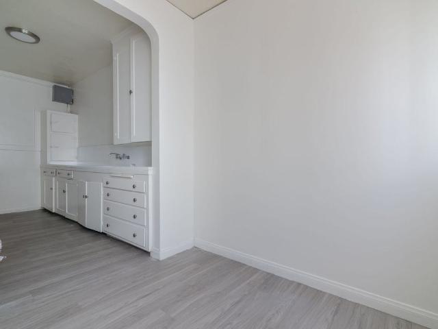406 408 S. Grevillea Ave. 1 Bedroom Apartment for Rent at 406 S Grevillea Ave, Inglewood, CA 90301