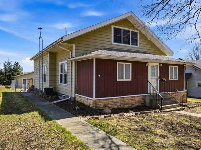 406 4th St, Deep River, IA 52222