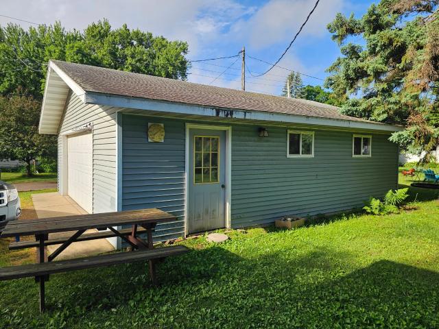 406 4th Street SW