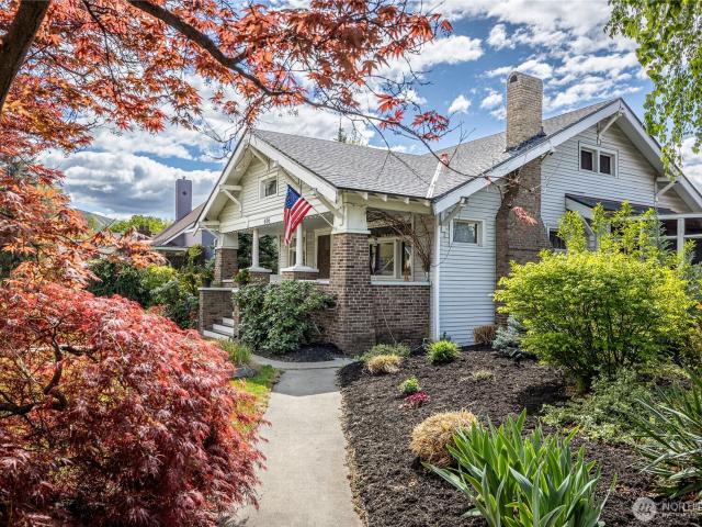 406 Cottage Avenue