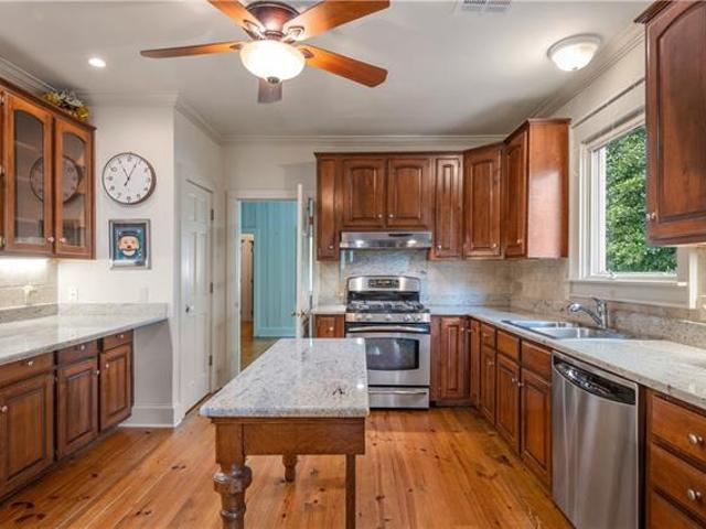 406 Carroll St, Mandeville, LA 70448 | MLS #2553