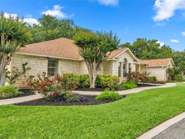 406 Ancient Oaks Dr