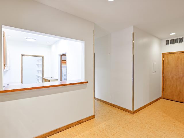 406 Botulph Lane 2