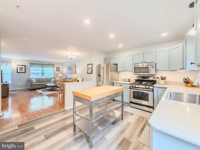 406 Blossom Ln, Frederick, MD 21701