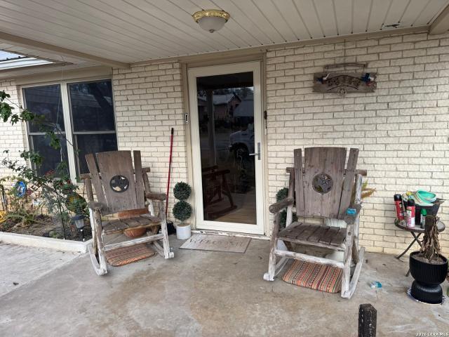 406 Goliad St, Runge, TX 78151 | MLS #1950
