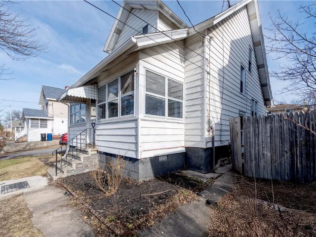 406 Griffiths Street