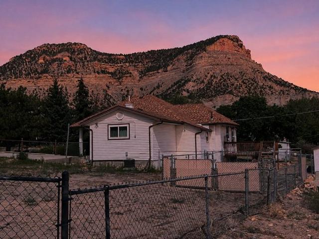 406 E 6100 N, Kenilworth, UT 84529