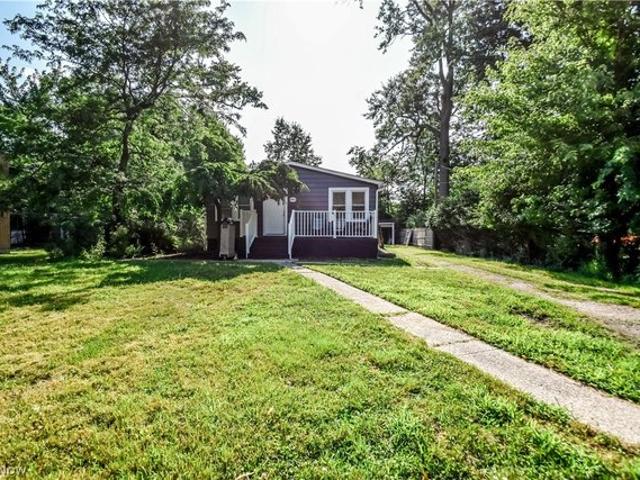 406 E 266th St, Euclid, OH 44132