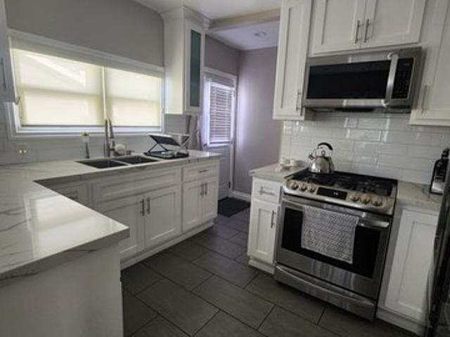 406 E Buckthorn St, Inglewood, CA 90301