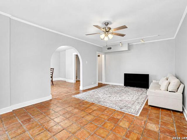406 E Mulberry