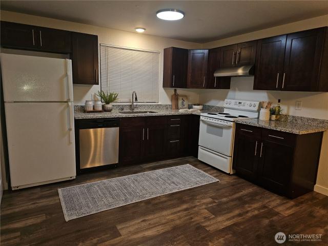 406 E Pioneer St, Unit A, Granite Falls, WA 98252 | MLS #2508 | Compass