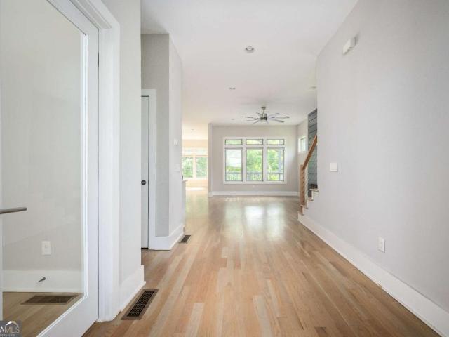 406 E Side Avenue SE