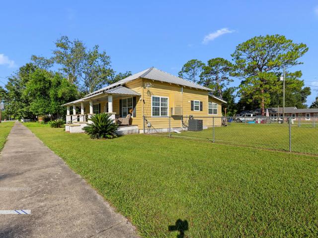 406 East J L Tyre Street