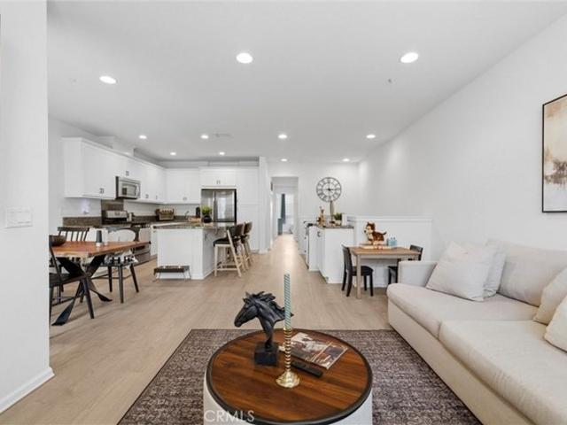 406 El Paseo, Lake Forest, CA 92610